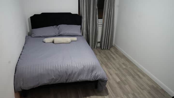 Modern 1 Bedroom Flat | In The City Centre - Gillingham