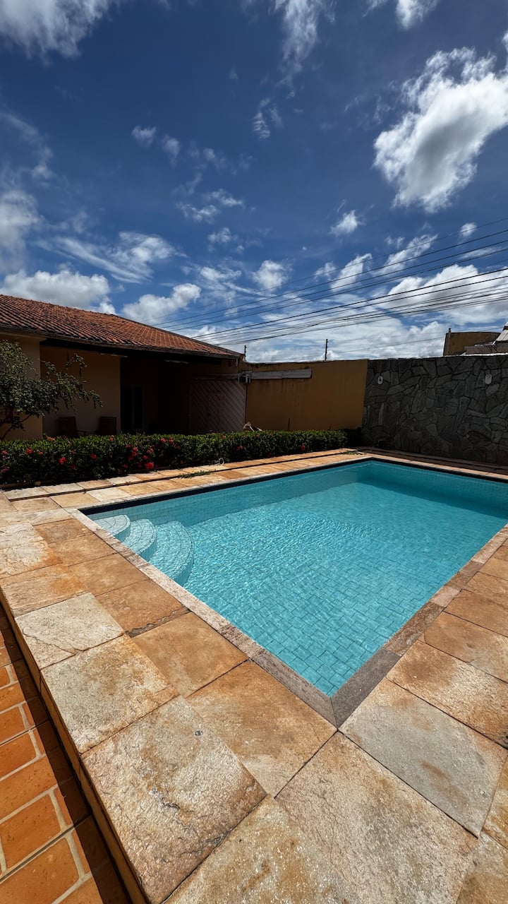 Casa Para Grupos: 18 Leitos E Cozinha - Cuiabá