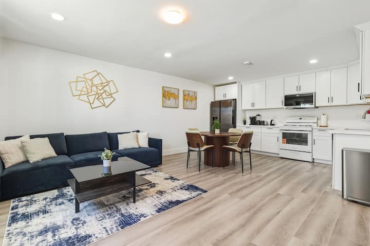 Modern & Stylish 2br Retreat | Near Everything - Pomona, CA