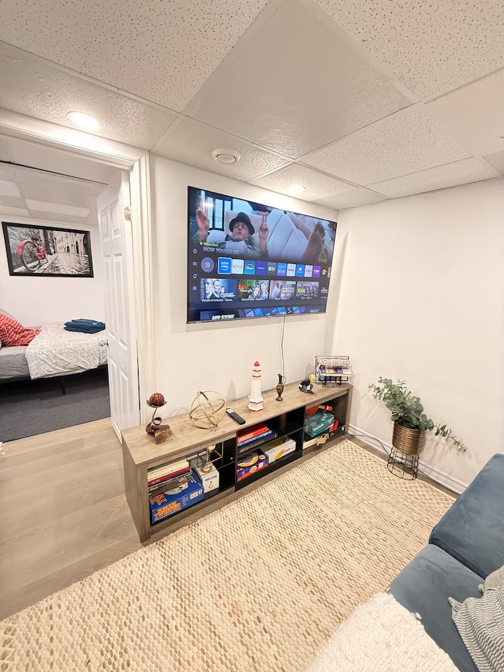 Cozy Modern Suite In Southvale Off Walkley, Ottawa - Ottawa