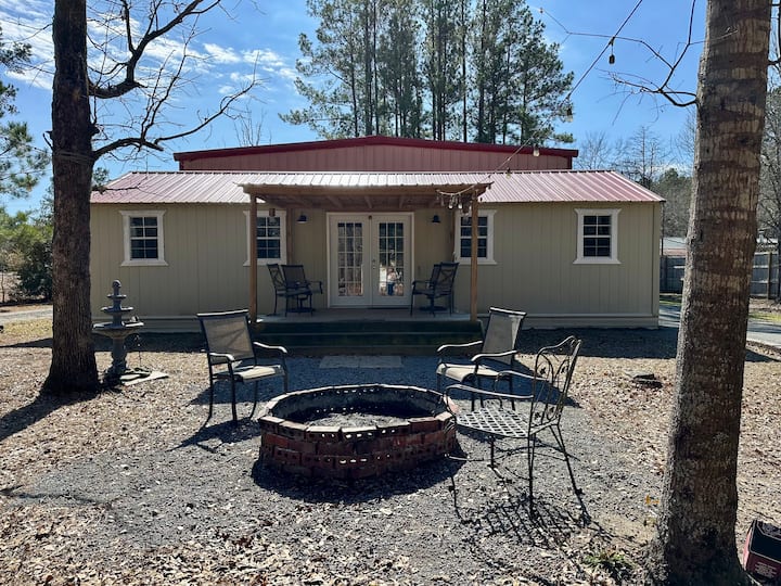 Cozy Tiny Home In Moncks Corner! - Moncks Corner, SC