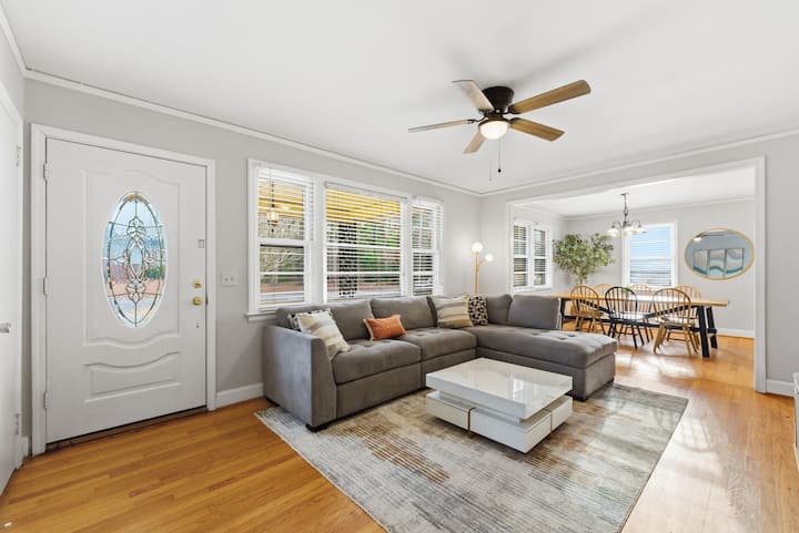 The Columbia Getaway | Beautiful 5bd 2bth Home - Lexington, SC