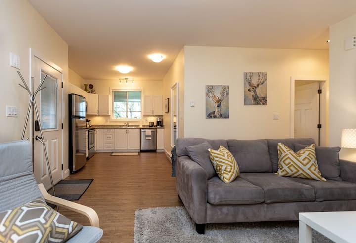 Colwood 2br Suite 10 Min To Beach - Royal Roads University