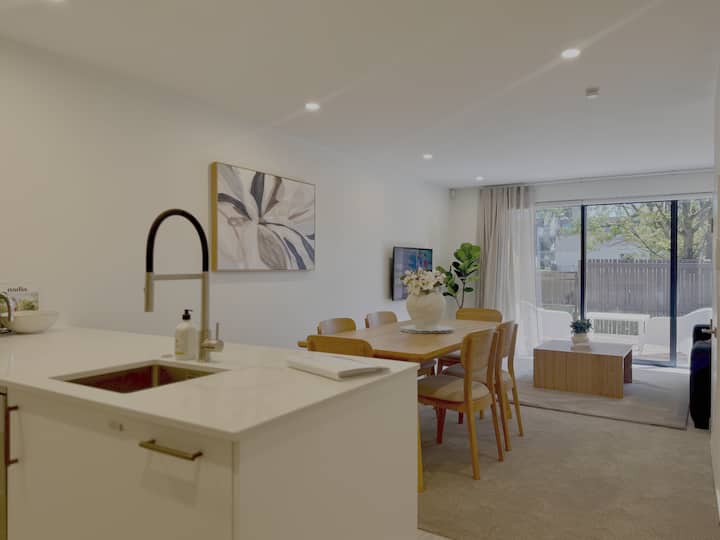 Colombo St Retreat | Garage | Ideal For Long Stays - Nueva Zelanda