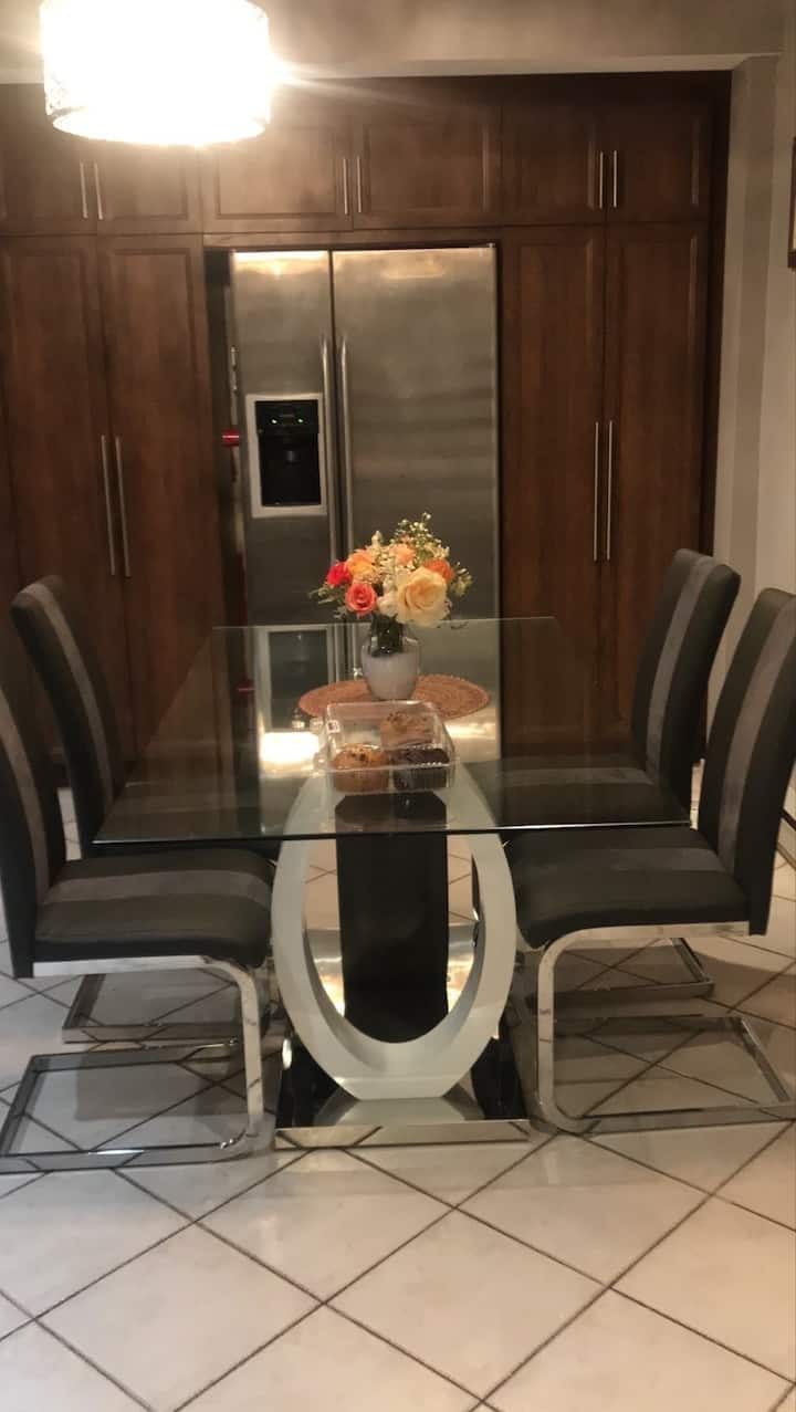 Grand Appartement Dans Un Quartier En Demande - Montreal