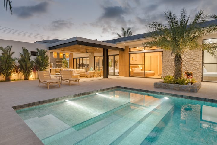 Superb Brand New 4 Bedrooms Villa @Chalong - Phuket