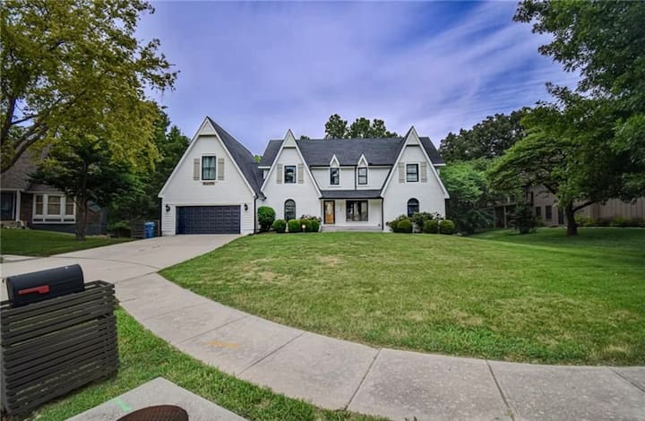 World Cup Ready | Comfortable Home For Game Nights - Kearney, MO