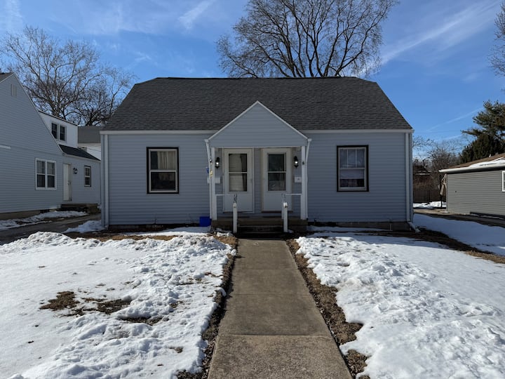 2 Br In A Quiet Neighborhood - Urbana, IL