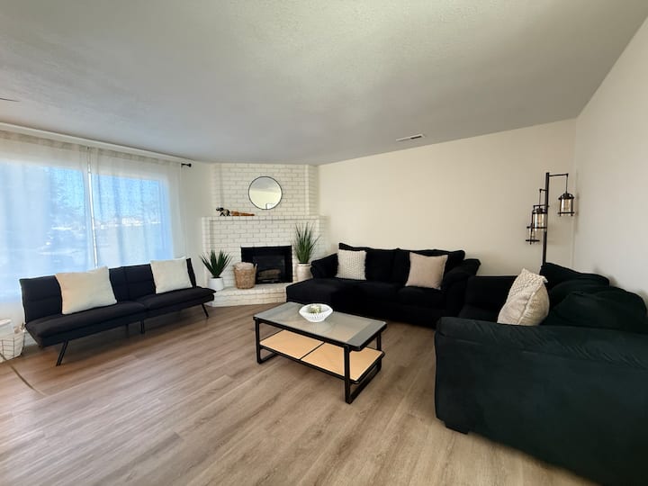 25 Minute Monterey Retreat + Easy Checkout - Salinas, CA