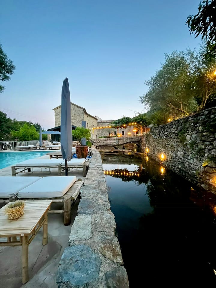 Moulin Du Xviiie Avec Tennis Près D'uzès - Alès