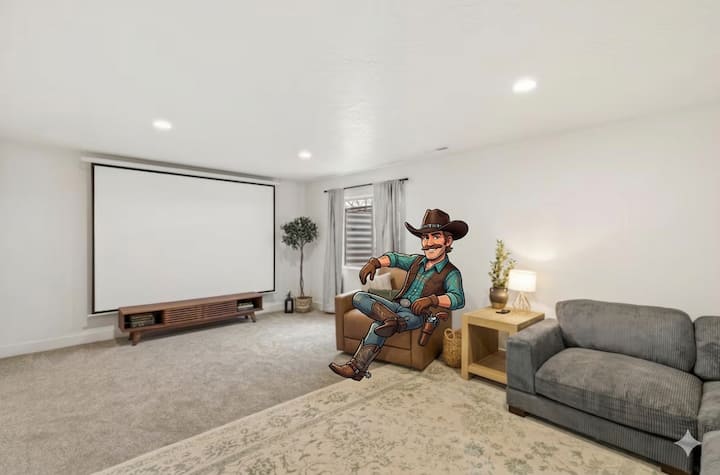 Sleeps 10 | Family Retreat | Movie Room - Cedar City, UT