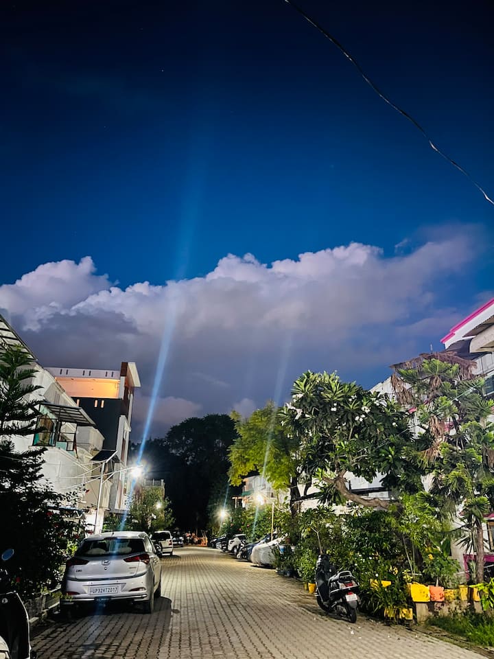 Forest View | Peaceful 2bhk With Park - Lucknow