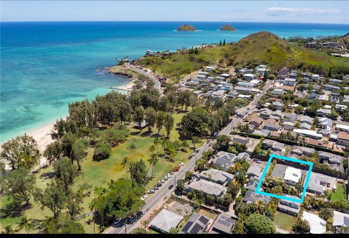 Wake To The Waves At “The Eddie” - 3 Bed/2 Bath - Kailua, HI