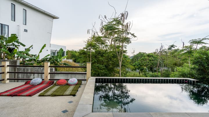 2 Bed Pool Apartment, Kitchen & Sunset Views - Krabi