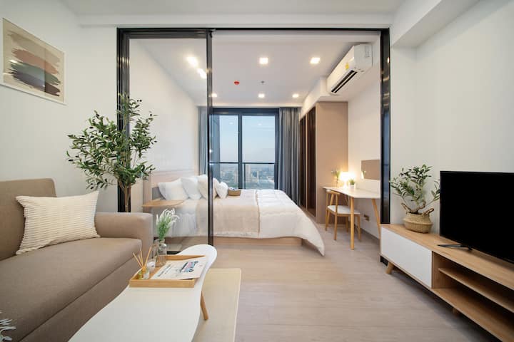 Luxury High Floor/central Bkk/pool & Gym/asoke Mrt - Bangkok