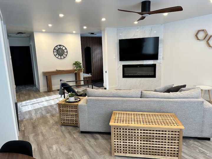 Northern Nook | Upper Suite - Mackenzie