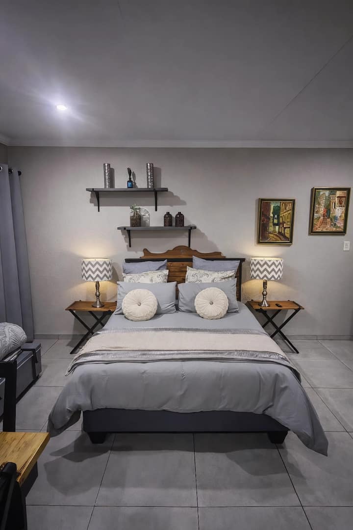 Comfortable & Well-equipped Accommodation - White River