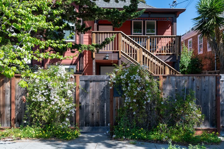 Newly Built, Near Groceries, Gourmet Ghetto & Bart - Berkeley, CA