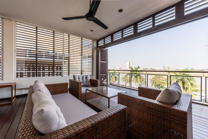 Riverside Penthouse Apartment By Soben Homes - Phnom Penh
