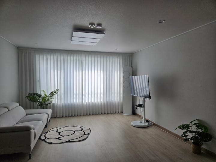 용문역도보.3룸.성심당.넓은거실.엘베.층전체사용편안함 - Daejeon