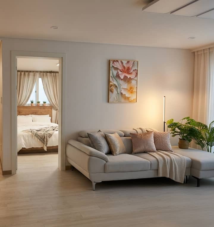 성심당.방3개.퀸침대5개.화장실2개.엘베.단독1세대.소음민원없음.용문역 - Daejeon