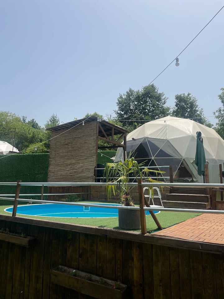 Göl Manzaralı Sıcak Havuz Eşliğinde Huzurlu Tatil - Karasu