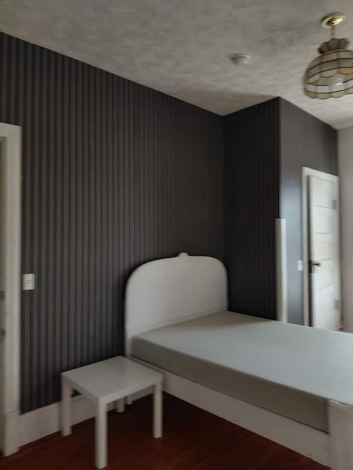 Room In A Nice Large Apartment. - Lincoln, NE