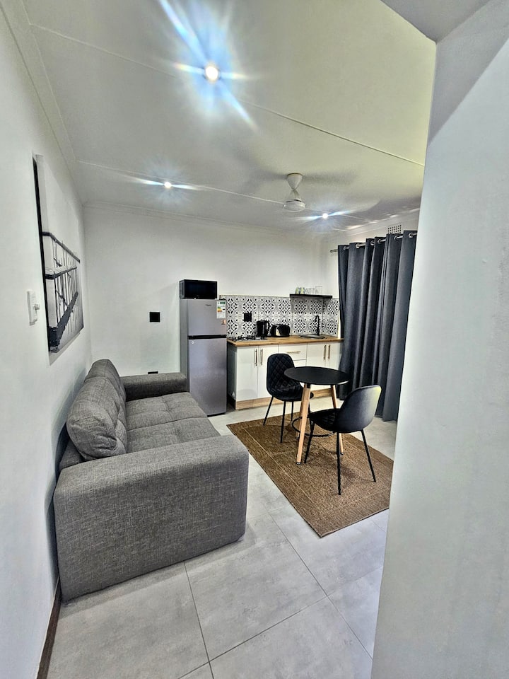 Cozy 2 Sleeper Suite - 35m2 - Dolphin Coast