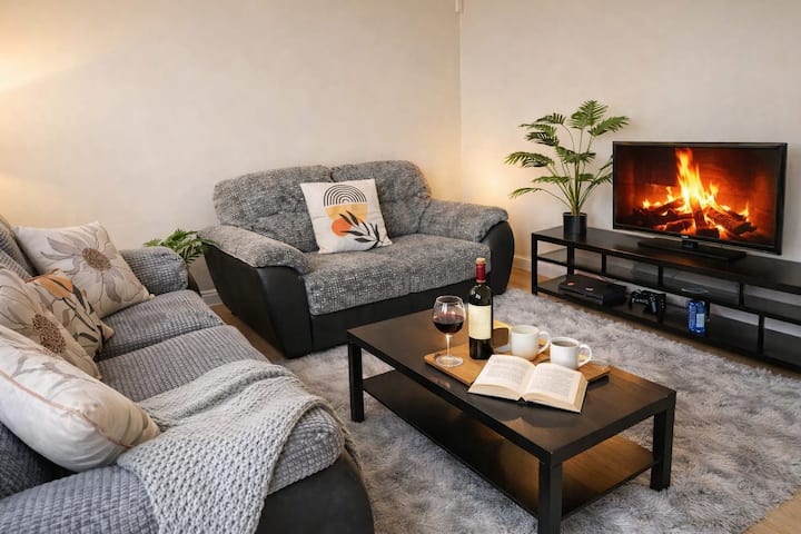 Spacious 6 Bedroom -3 Bath House In Stoke Gifford - Bristol