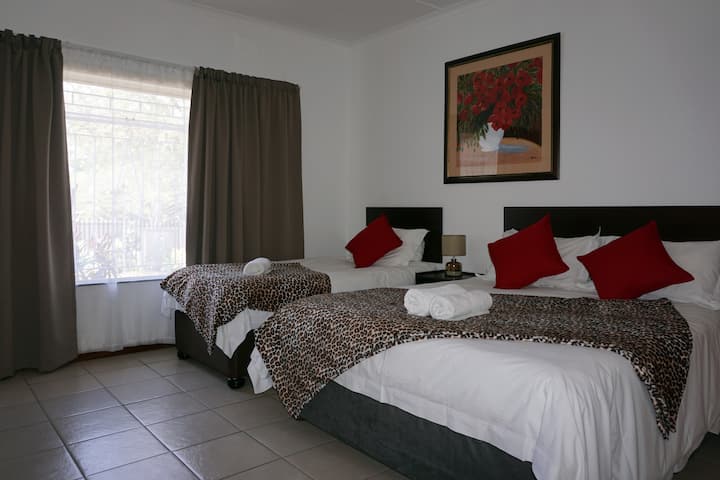 Sheba Rock Guesthouse & Executive Suites - Nelspruit