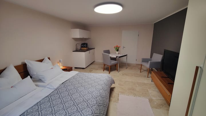 Helles Studio-apartment Mit Eigenem Eingang&küche - Dachau