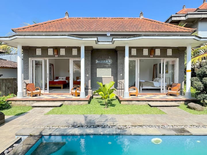 Big Complex With 4 Bedrooms And Privat Pool, Ubud - Ubud