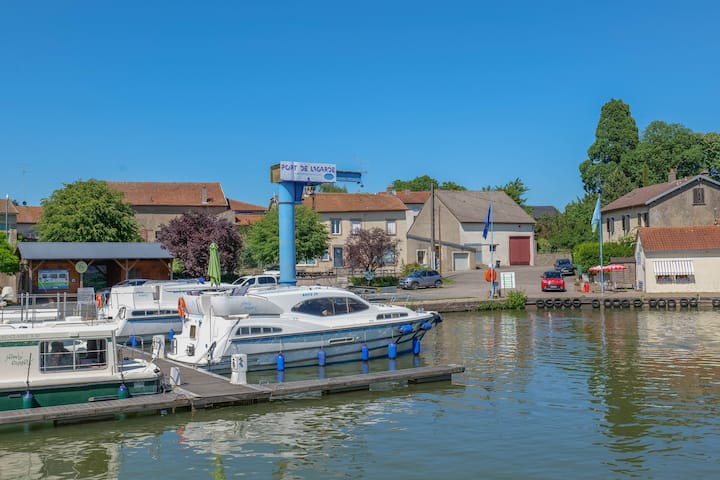 Envie D'une Nuit Originale Sur L'eau ? - Vic-sur-Seille