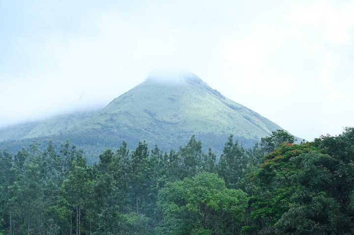 Hill Shadow With Mountain View And Pool - Tarikere