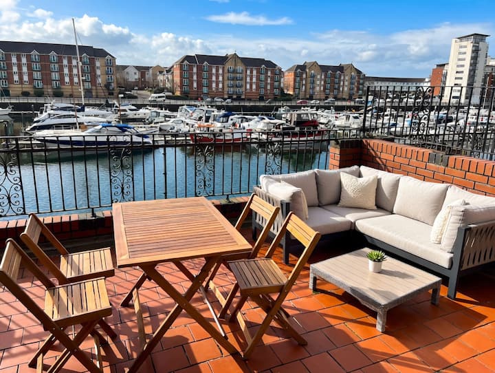 Marina Apartment – Sun Terrace & Waterfront Bliss - 