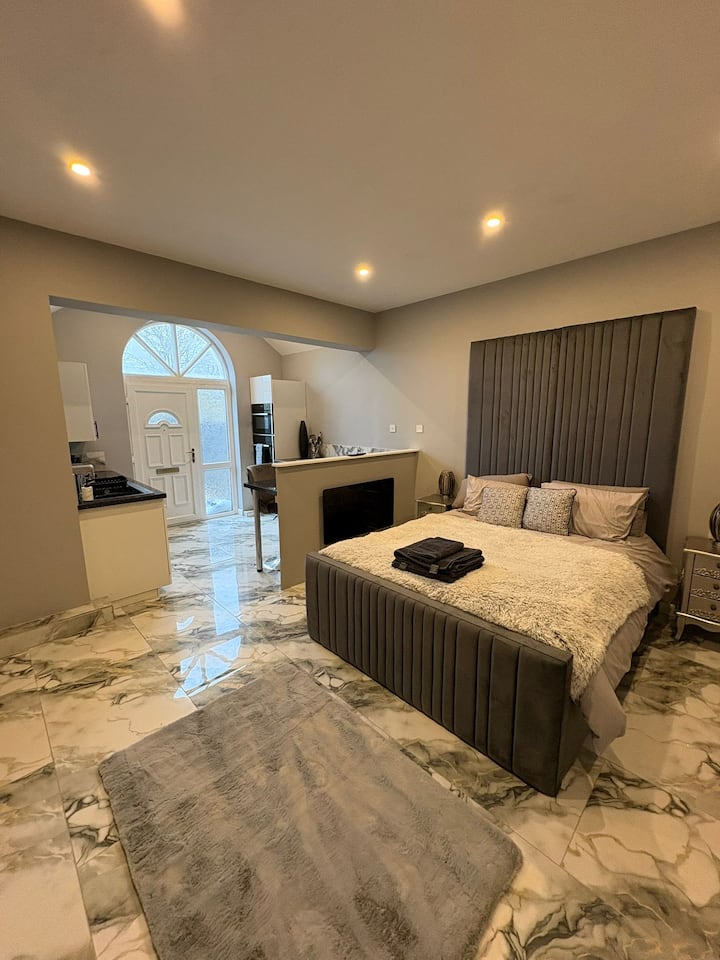 The Norwich Hideaway - Private Hot Tub - Norwich