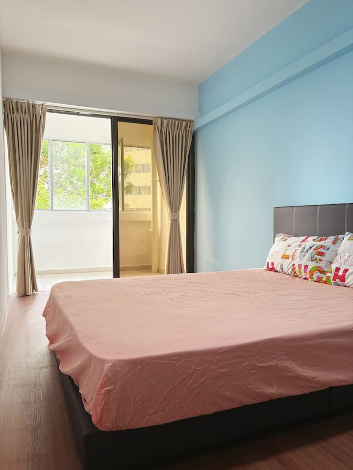 Only For Ladies/city Area Cozy Room @Jurong  East - Singapore