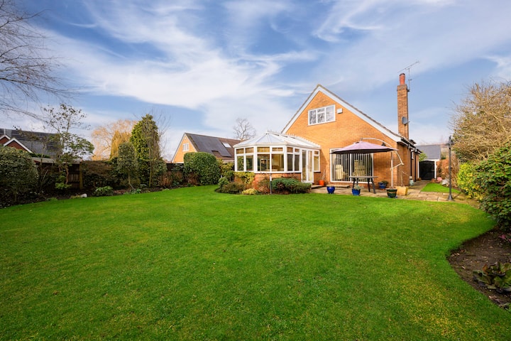 3 Bed Stunning Home In Hale By City Superhost - Knutsford