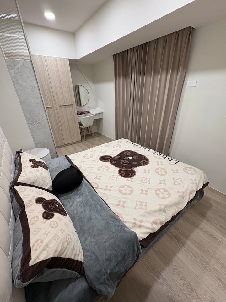 大武館-3房2廳2衛獨立包棟 /可住2-6人/花園夜市附近/戶外收費停車 (請務必加賴詢問入住密碼) - Tainan City