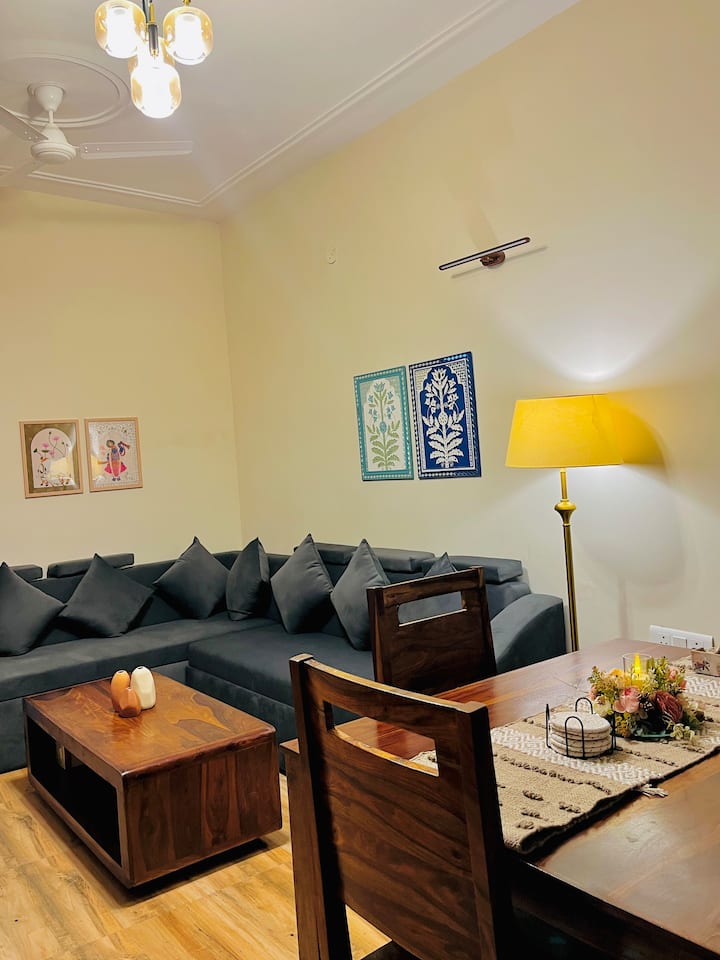 Shree Vrinda Premium 1bhk Suite | Near Prem Mandir - Vrindavan