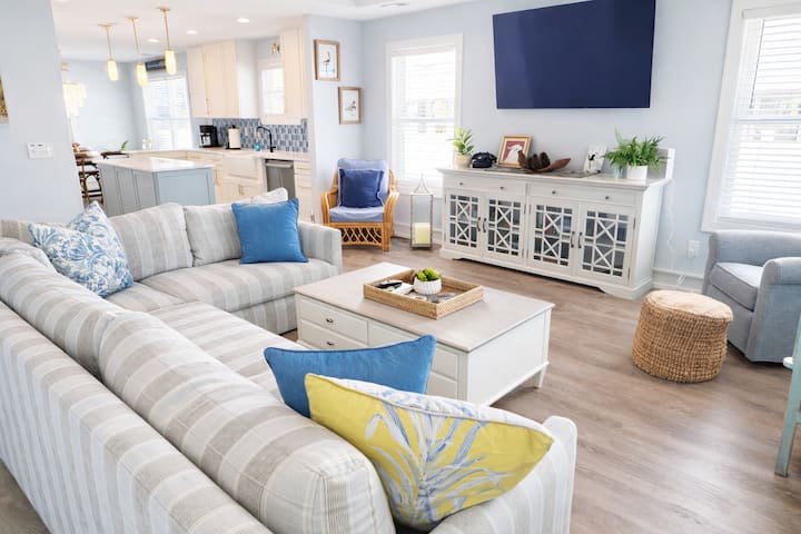 Dog Friendly 3 Br/2ba Beach Bungalow With Pool - United States