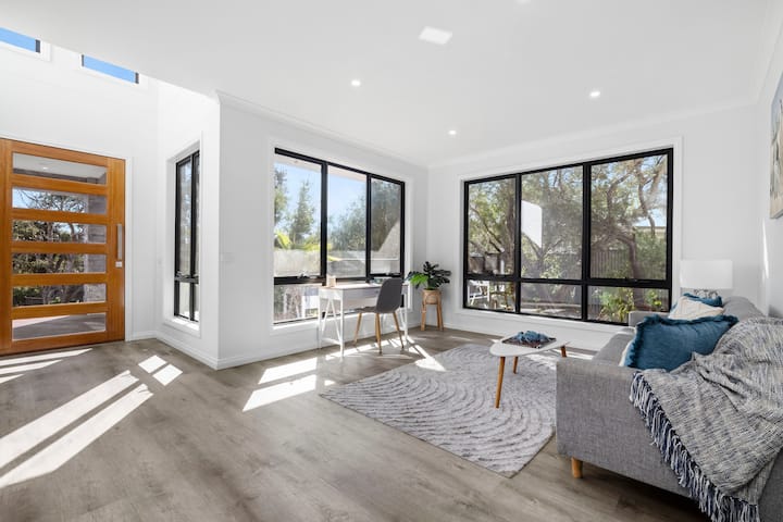Amazing New Pool And Spa 5 Bedroom Rye - Rye