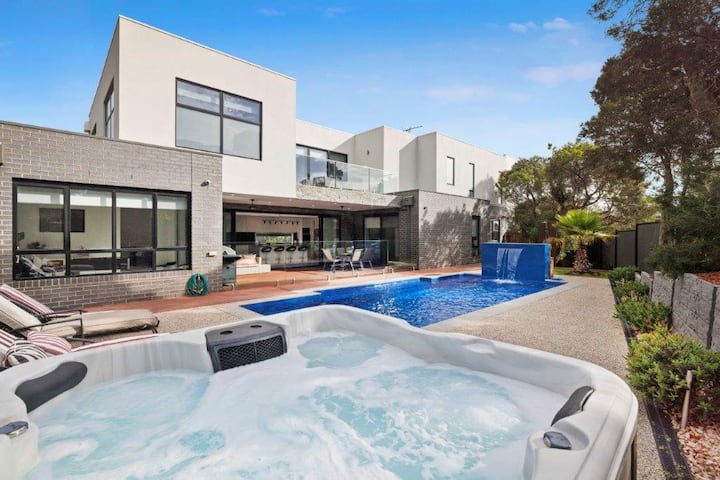 Amazing New Pool And Spa 5 Bedroom Rye - Rye