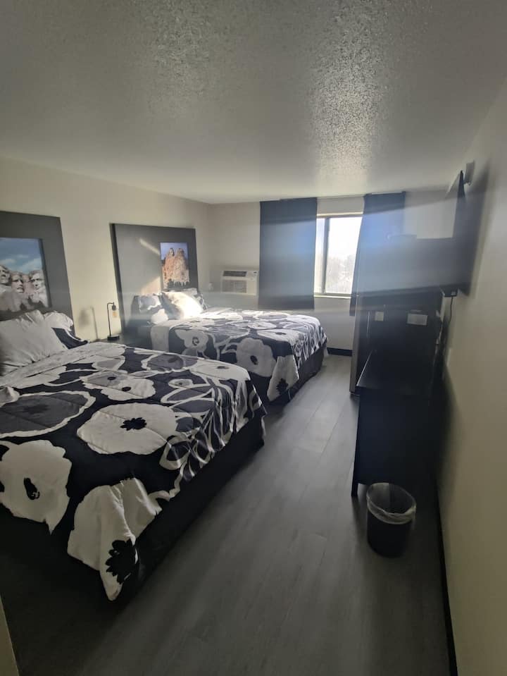 The Suite Inn - Rapid City, SD