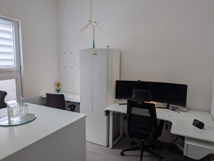 Exklusives Büro – Mit Eigener Dusche & Wc - Regenstauf