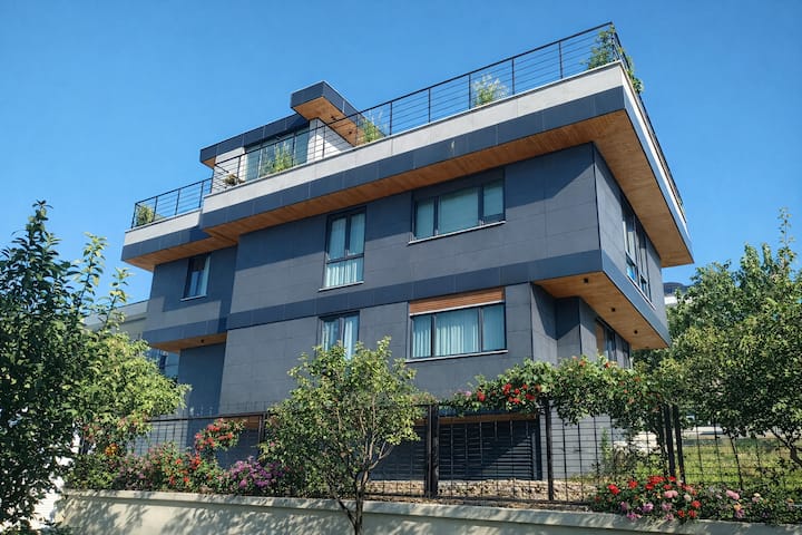 Harika Deniz Manzarası Ve çAtıda Yüzme Havuzu. - Beylikdüzü