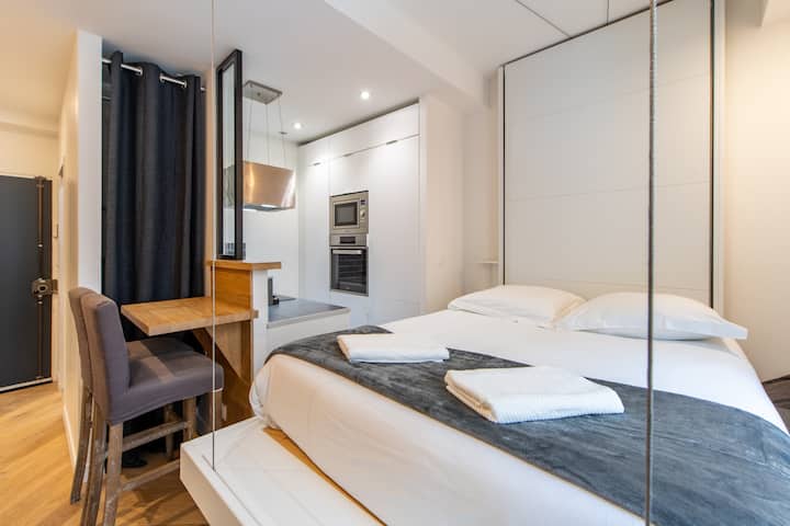 Studio, Neuf, Calme, 5 Min Notre Dame, Lit Plafond - Paris