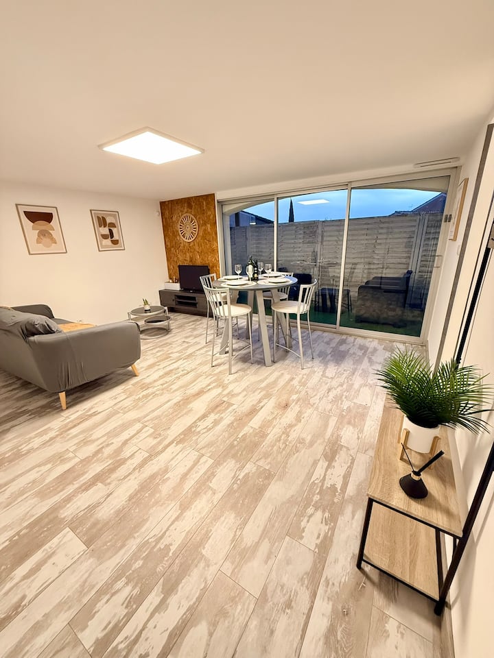 Cosy T3 Avec Terrasse Privée - Martigues