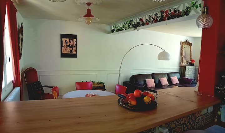 Maison De Charme à Bourges
 Parking Gratuit - Bourges