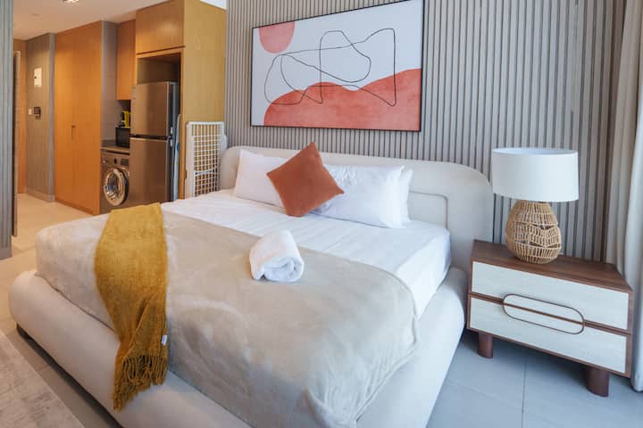 Premium Studio With Pool And Kitchenette - Sharjah